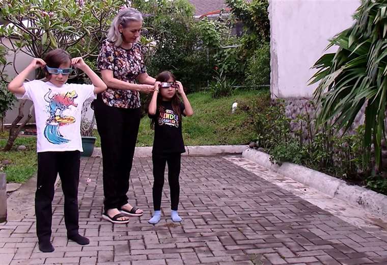 Guía Para Disfrutar De Manera Segura El Eclipse Anular De Este Sábado