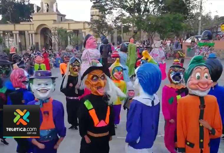 Así se celebra el Día de la Mascarada Tradicional Costarricense | Teletica