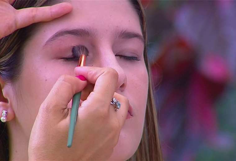 Guía para elegir y usar correctamente las brochas de maquillaje | Teletica