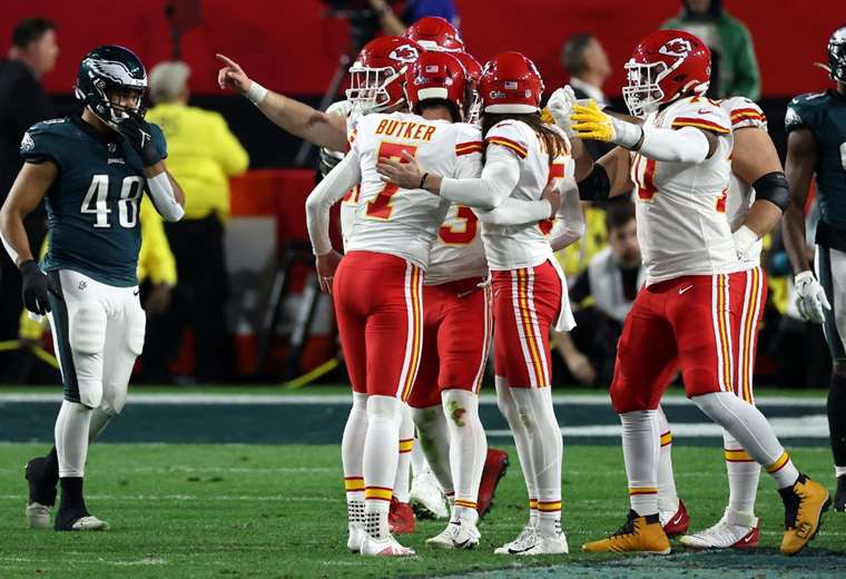 Los Chiefs de Mahomes vencen 38-35 a Eagles y conquistan su tercer Super Bowl | Teletica