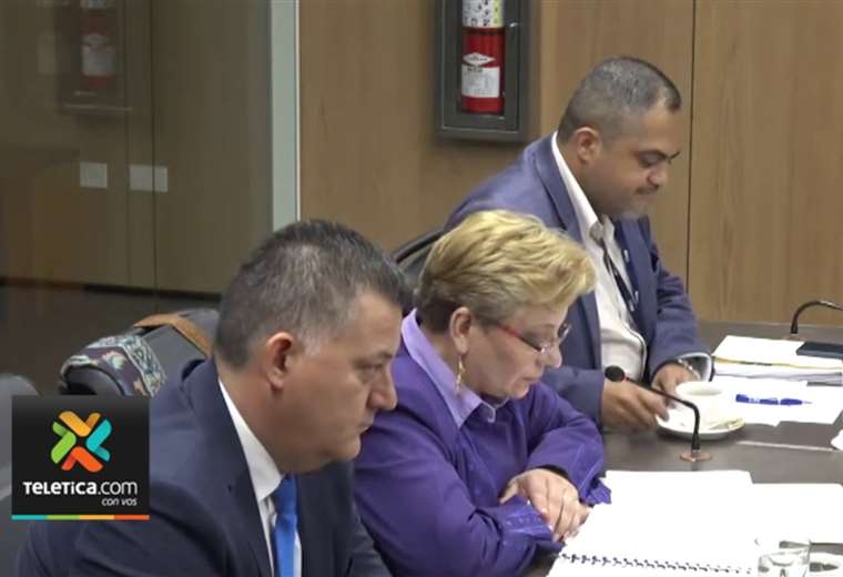 UNA pide renuncia de ministra del MEP por declaraciones sobre bullying ...
