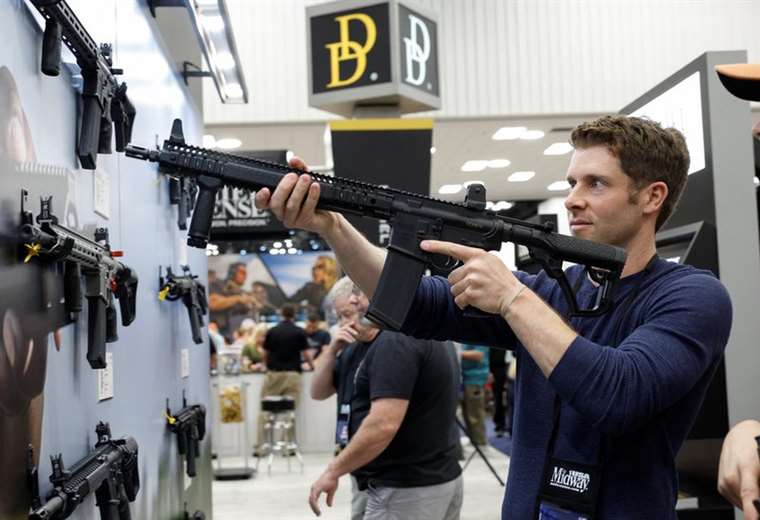 Cómo el rifle de tipo militar AR-15 se convirtió en "el arma nacional ...