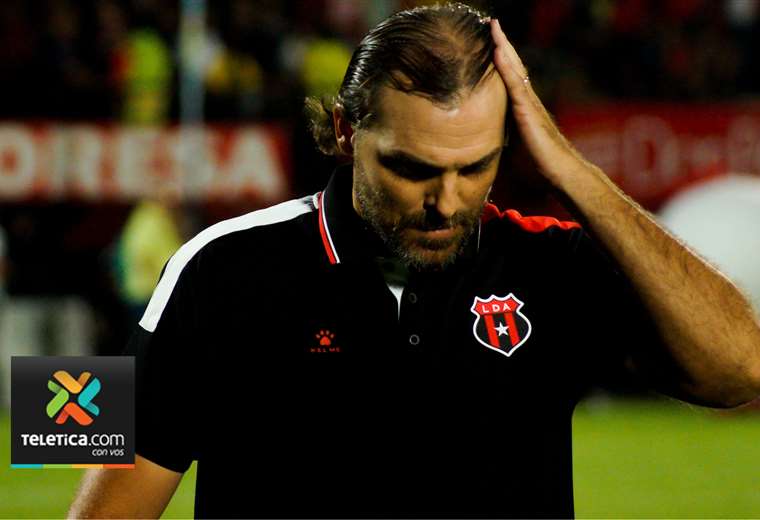 El “fuera Carevic” apareció en Boston | Teletica