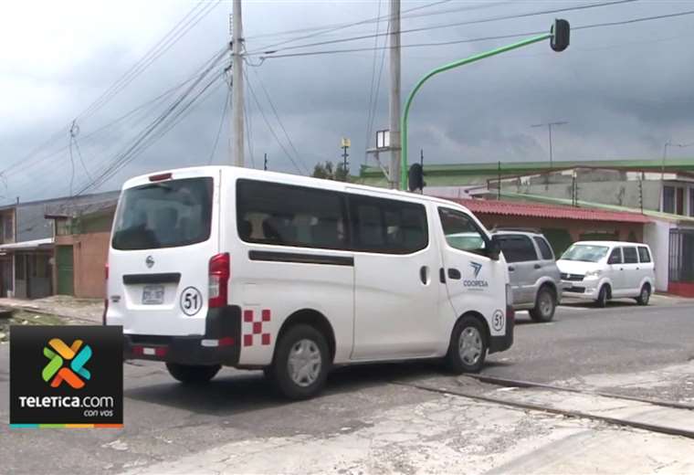 Calle por donde pasa el tren en Colima de Tibás está en pésimas ...