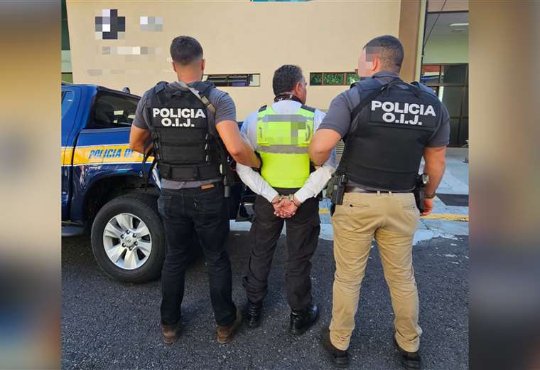 Tras alerta de chofer, detienen a tráfico sospechoso de pedir dinero para no hacer multa | Teletica