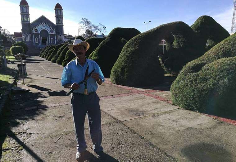 Rinden homenaje a Evangelista Blanco en el Parque de Zarcero | Teletica