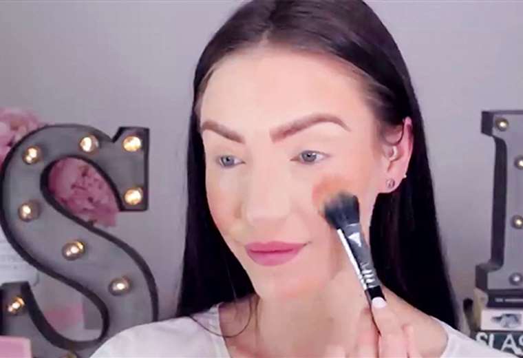 Experta comparte tips para resaltar sus atributos con el rubor | Teletica