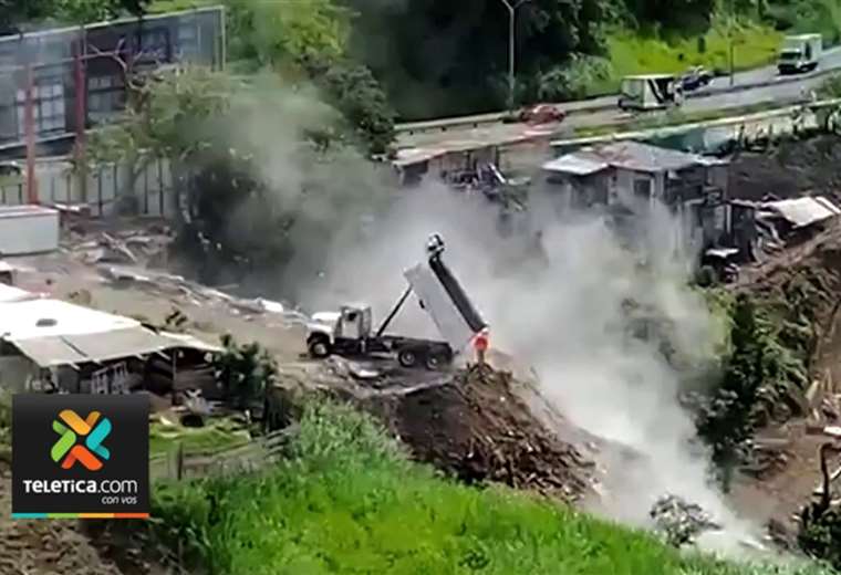 Vertedero ilegal en ladera que da a río Torres impacta reforestación de ...