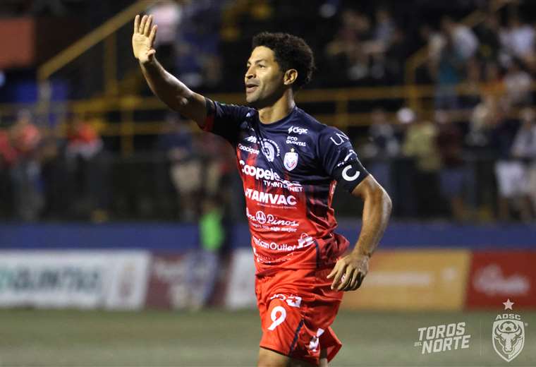 Saborío marca un gol cargado de historia | Teletica