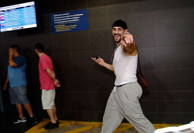 Bryan Ganoza recibe insultos en su llegada a Costa Rica | Teletica