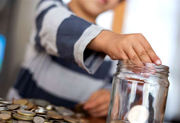 Consejos para aprender a ahorrar y enseñar el valor del dinero | Teletica