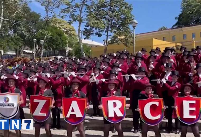 Banda de Zarcero recibió premio a la excelencia previo a Desfile de las ...
