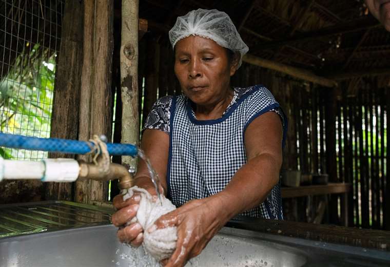 Agua llega por primera vez a aldea indígena cabécar Nairi Awari | Teletica