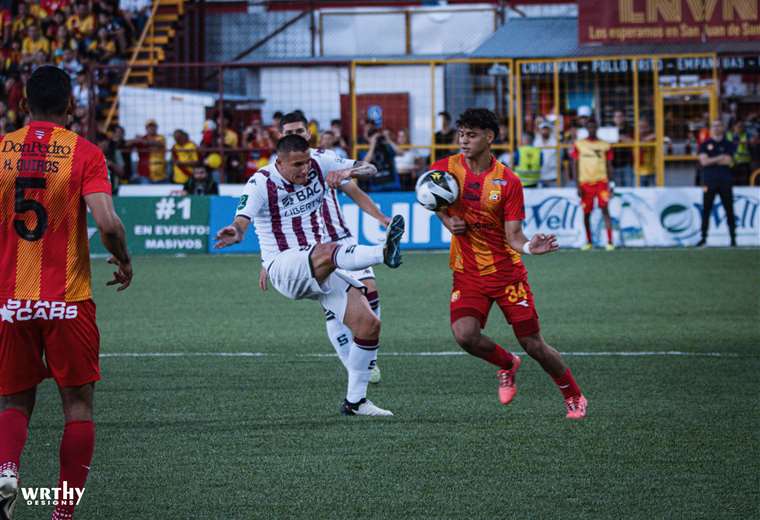 Andy Rojas: La joven figura del Herediano que desmanteló a Saprissa ...