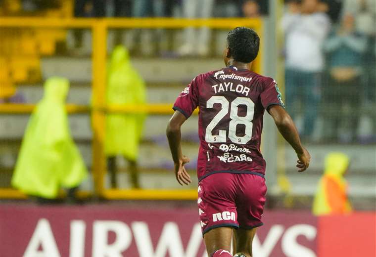 Gerald Taylor ya está en Edimburgo para firmar con el Hearts | Teletica