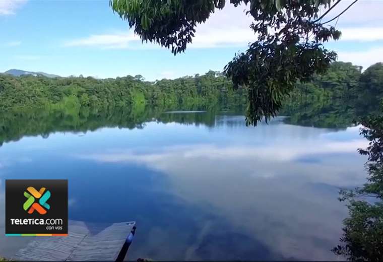 ¿Por qué las lagunas cercanas al Volcán Poás cambiaron de color? | Teletica