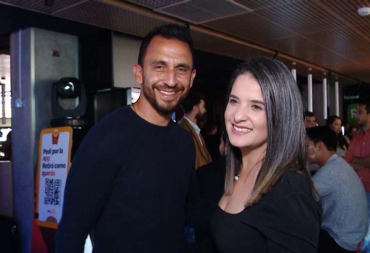 Esposa de Randall Azofeifa asegura que personalidad del exfutbolista la conquistó | Teletica