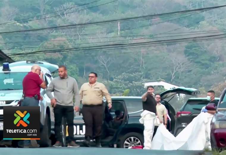 Dos hombres asesinados a tiros en un carro en Alajuelita | Teletica