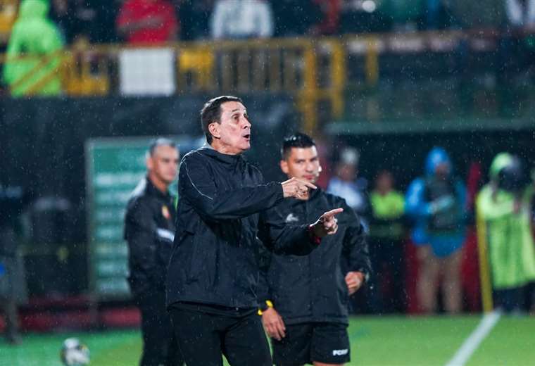 Guimaraes: "No sé qué hay que hacer para que nos piten penales" | Teletica