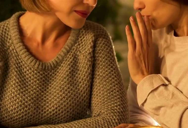 Chismear diariamente alivia el estrés | Teletica