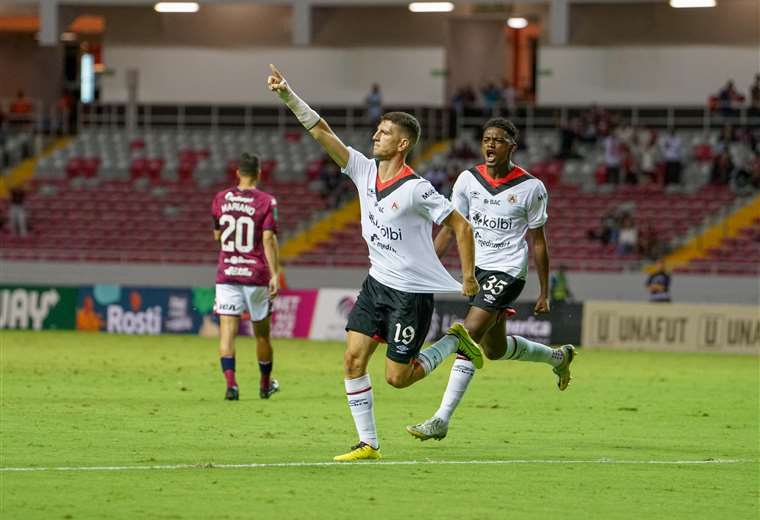 Español Alberto Toril tuvo un debut de ensueño con Alajuelense | Teletica