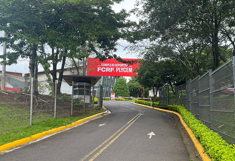 “Déjenlo que se vaya”, aficionados gritan su sentir en la Federación ...