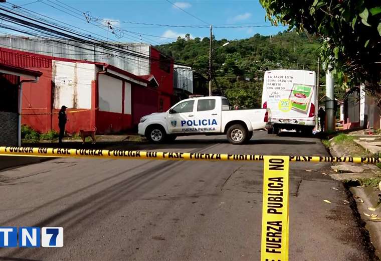 Joven asesinado de siete disparos cerca de terminal de buses de Alajuelita | Teletica