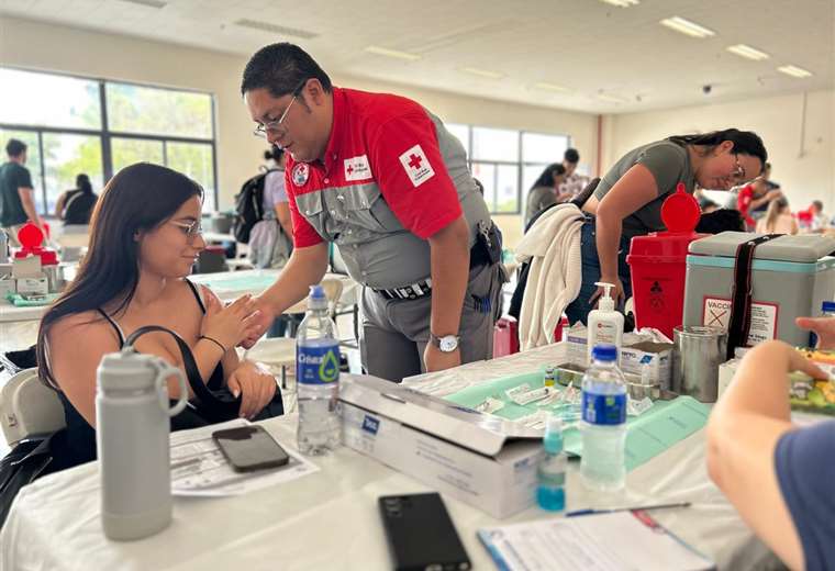 ¿Se necesita refuerzo tras vacunarse contra fiebre amarilla? Esto ...
