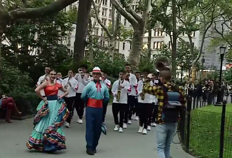 Talento tico en Nueva York: Banda de Zarcero encendió el Madison Square ...
