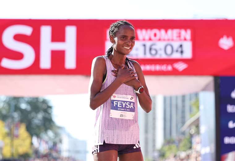 Ugandés Kiplimo y etíope Feysa triunfan en la maratón de Chicago | Teletica
