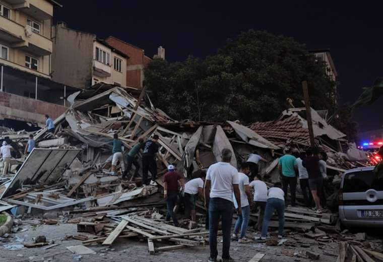 Terremoto magnitud 6,1 sacude Turquía | Teletica