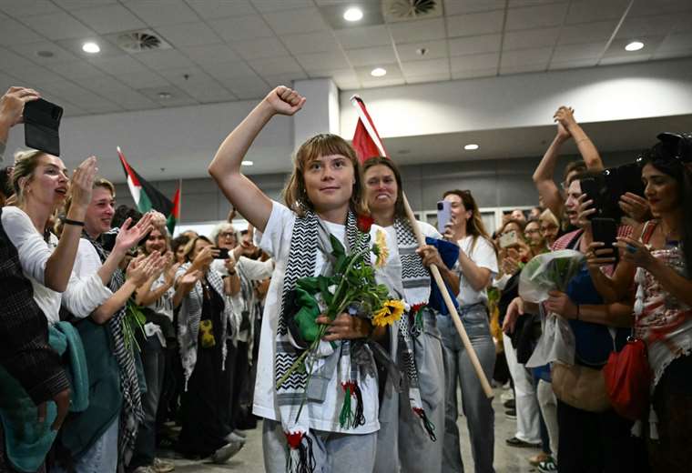 Greta Thunberg est arrivée à Athènes avec des membres de la flottille ...