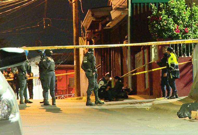 Dos hombres asesinados a tiros en Alajuelita por sicarios en motocicleta | Teletica