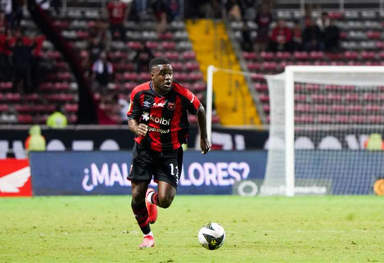 ¿Le pasó factura a Joel Campbell su flojo nivel en el clásico? Esta fue ...
