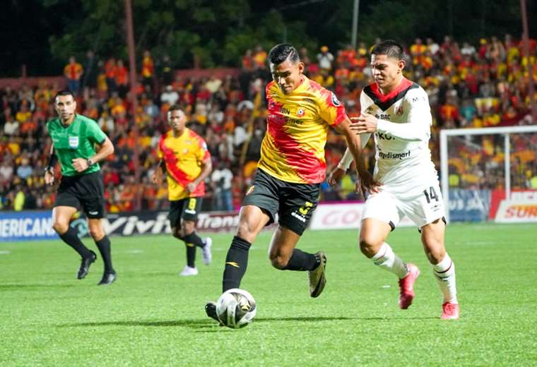 Galería: Repase las mejores imágenes que dejó el duelo entre Herediano ...