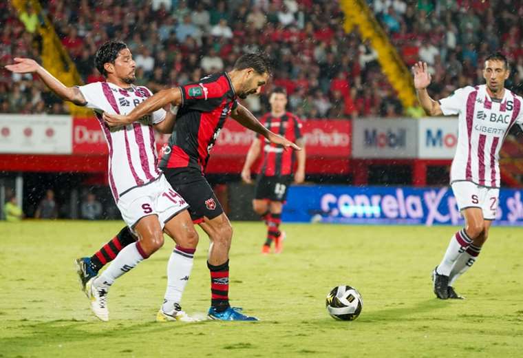 Nuevo capítulo: Alajuelense y Saprissa se han medido ocho veces en ...