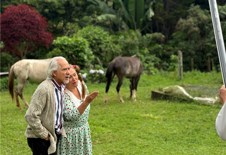 ‘Simplemente Elvirilla’ apuesta por risa y valores familiares en nueva serie de Teletica | Teletica