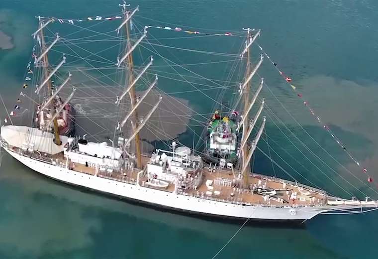 Vea aquí la fragata ARA Libertad de Argentina que se roba todas las ...