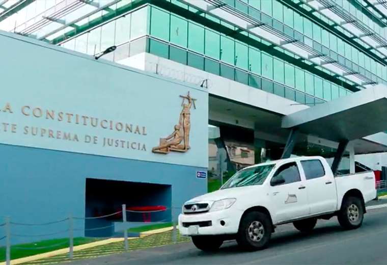 Quejas de pacientes que reclaman su derecho a la salud abarrotan Sala ...