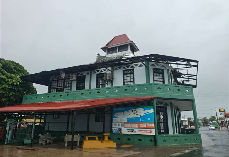 Video: Torbellino daña histórico edificio del INCOP en Puntarenas ...